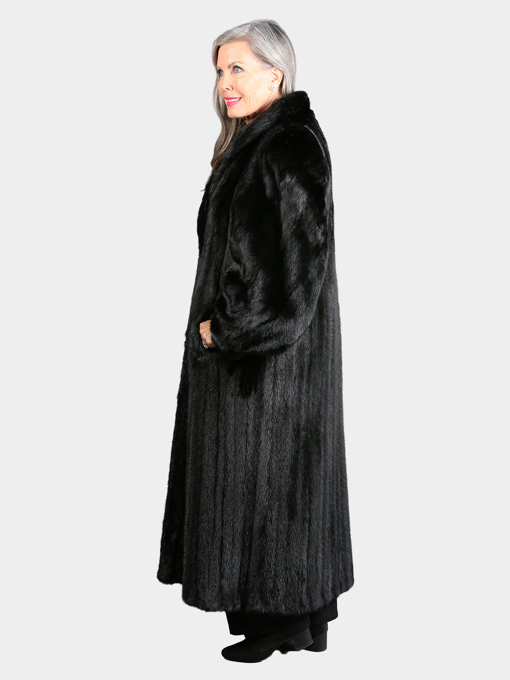 Woman's Natural Ranch Female Mink Fur Coat