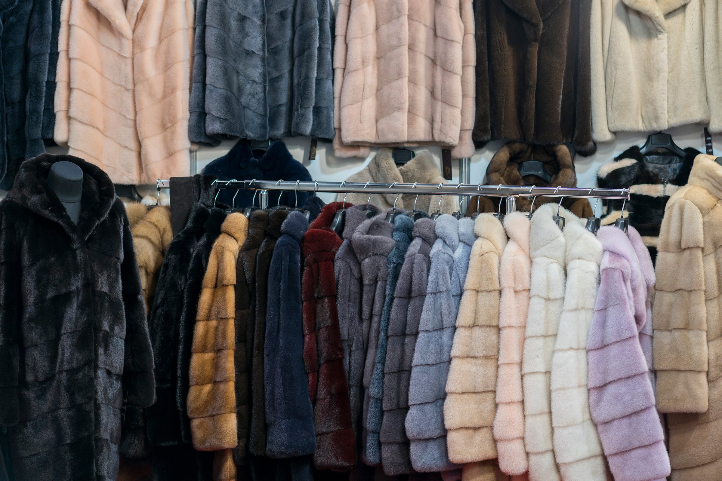 Pre-owned Furs on Sale - Discounted Fur Outerwear